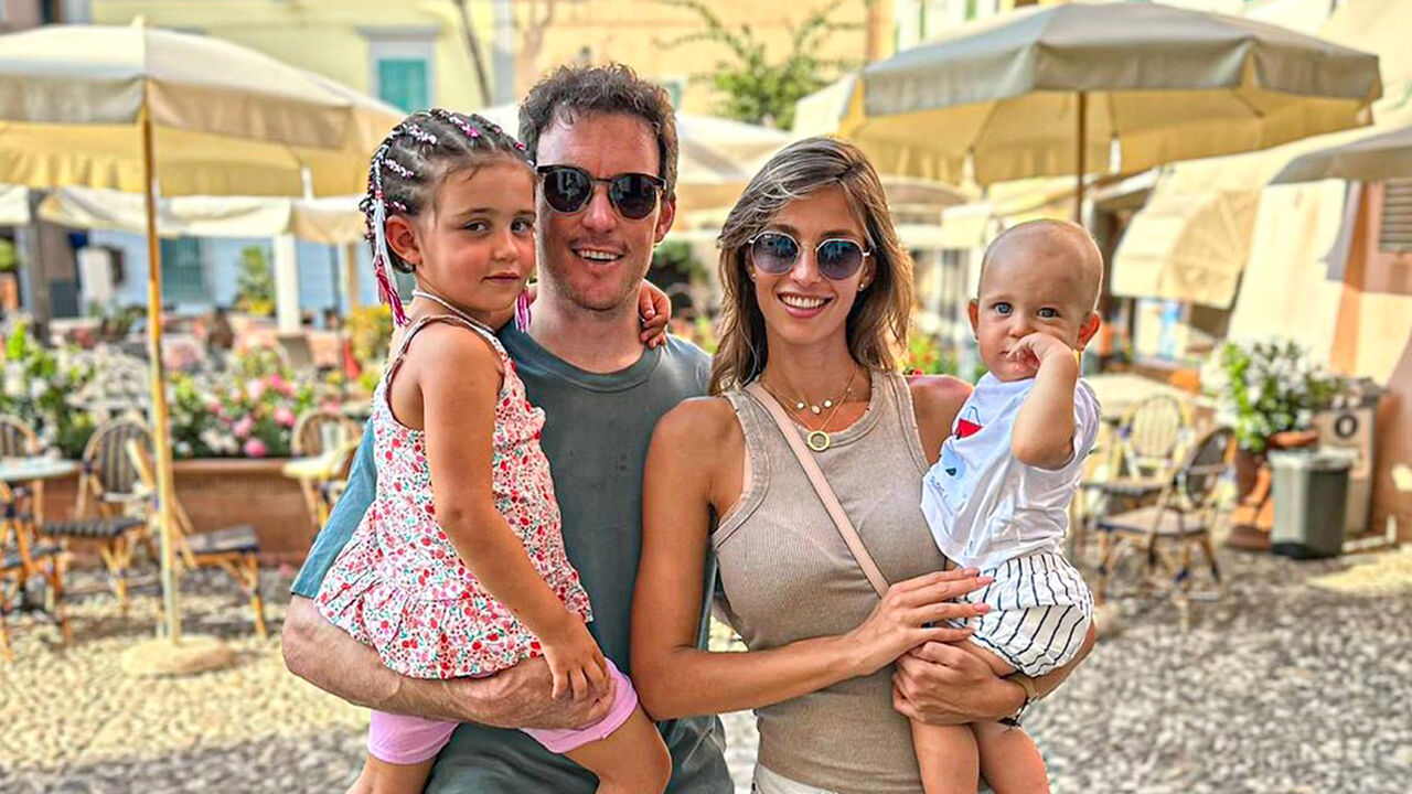 Hij stond in een grijze fabriek, maar een gele Corsa veranderde alles ...