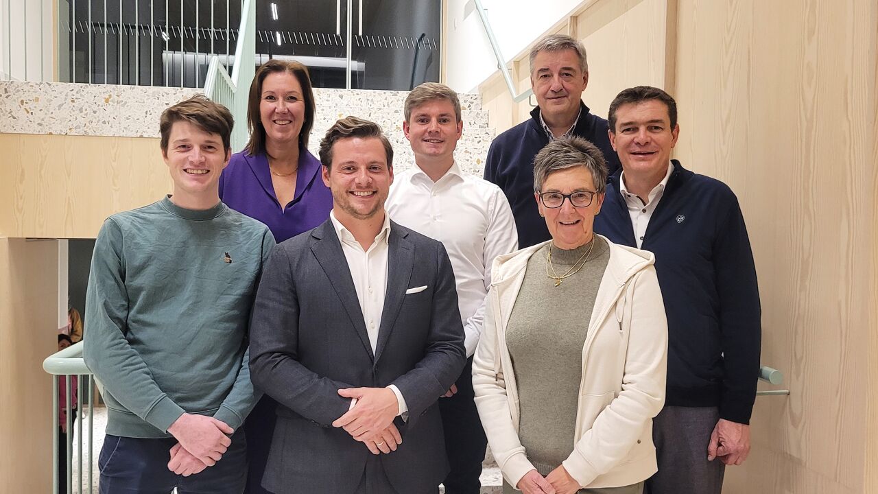 "Geen gemor, geen protest": eerste gemeentebestuur met Vlaams Belang in ...