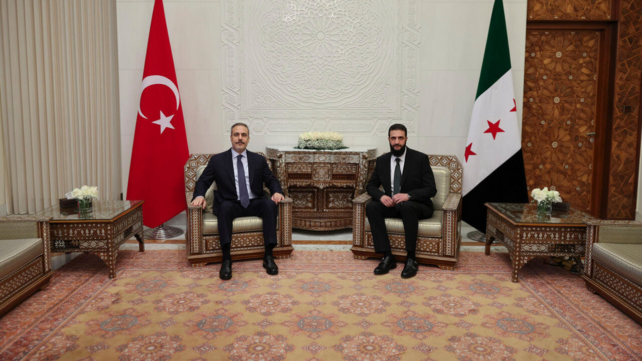 Turkse buitenlandminister na ontmoeting nieuwe Syrische leider: "Geen ...