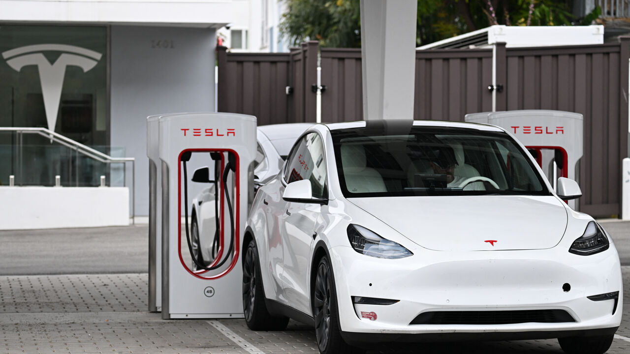 Grotere concurrentie laat zich voelen: Tesla ziet verkoop voor het ...