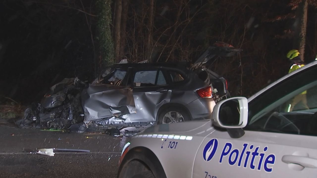Jongeman overleden na ongeval in Ranst, zijn passagier raakt ...