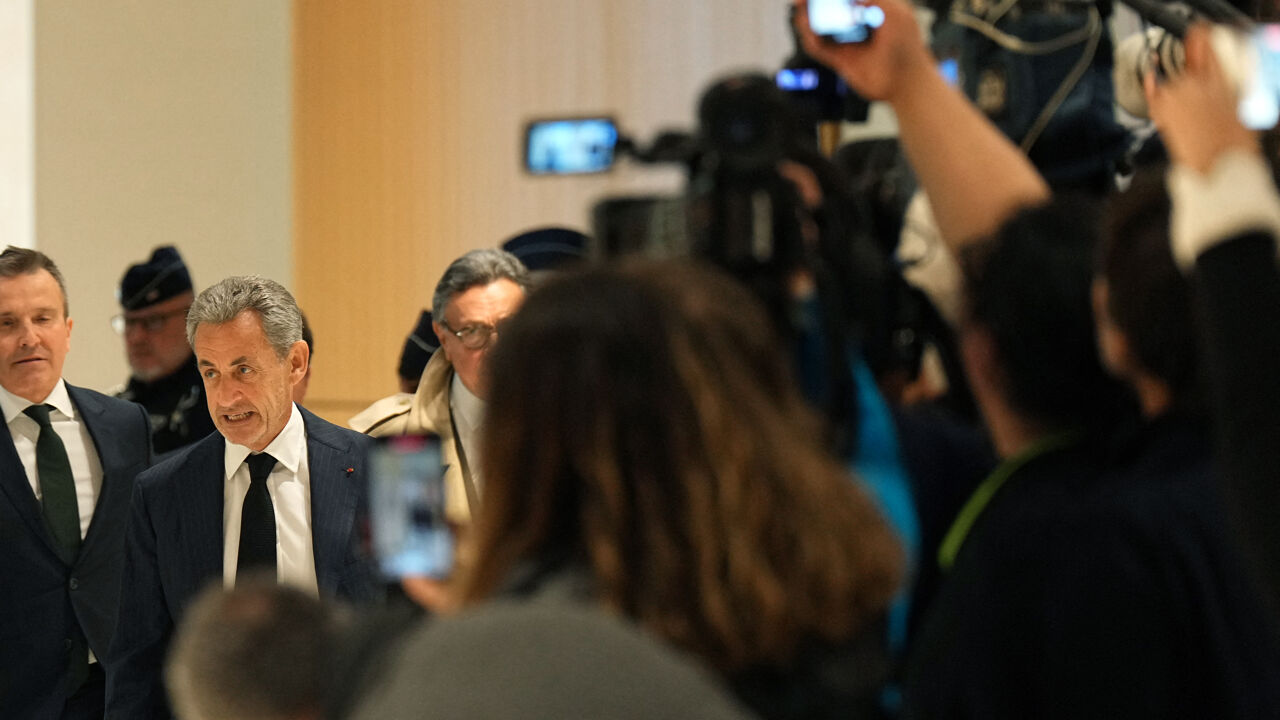 Franse oud-president Nicolas Sarkozy staat terecht in vijfde (en meest ophefmakende) proces in 5 ...
