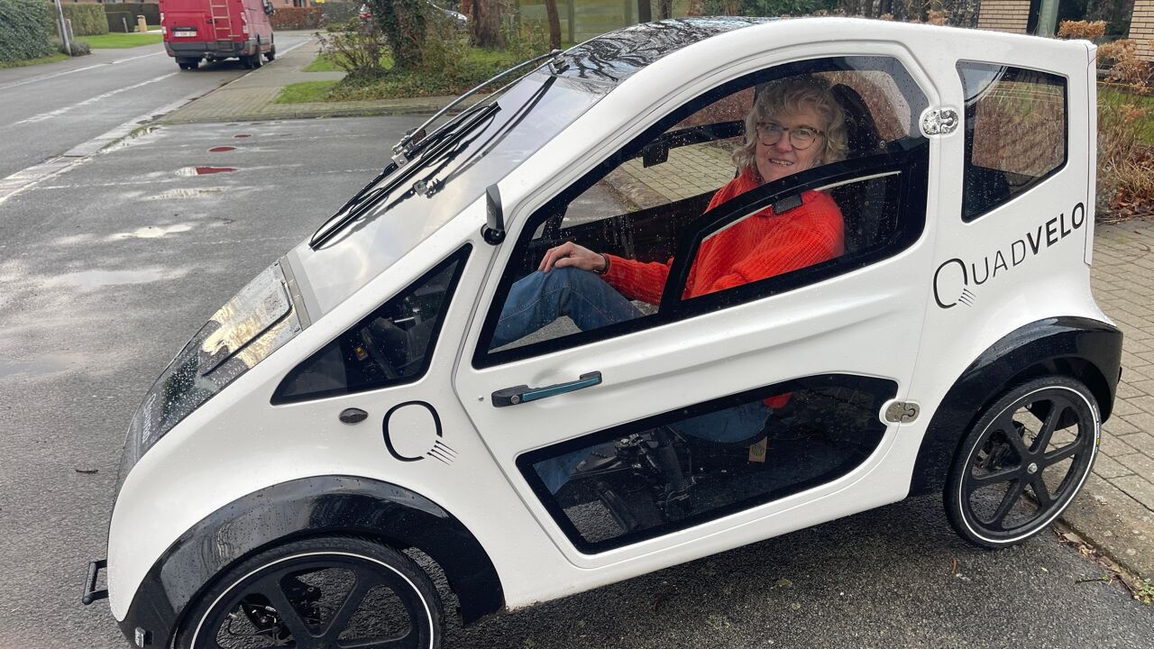 Caroline uit Massemen rijdt als een van eersten in België met 'Quadvelo ...
