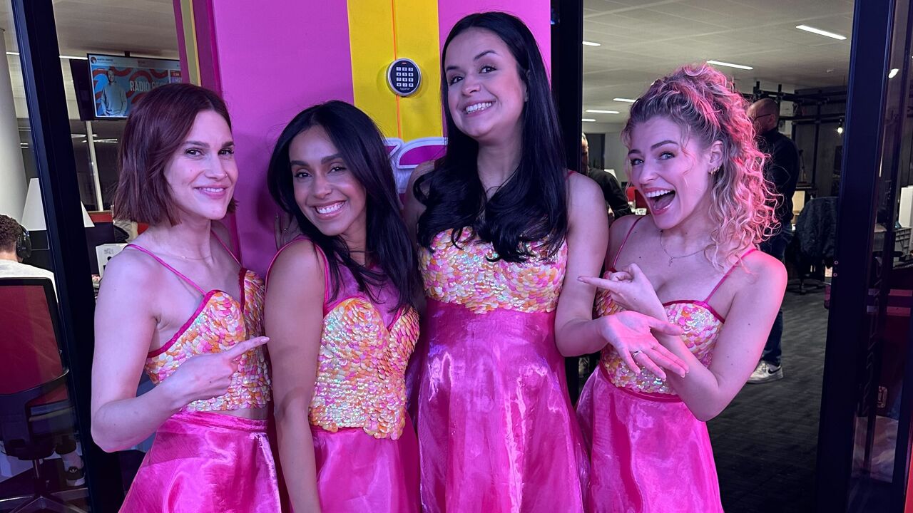 Actrice en zangeres Nora Gharib vervangt zwangere Marthe van K3 | VRT ...