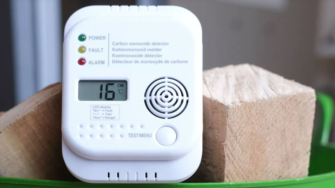 CO-vergiftiging in Merksem: 3 volwassenen en 2 kleuters naar het ...