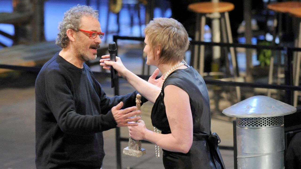 Bekroonde jeugdschrijver en illustrator André Sollie (77) overleden ...