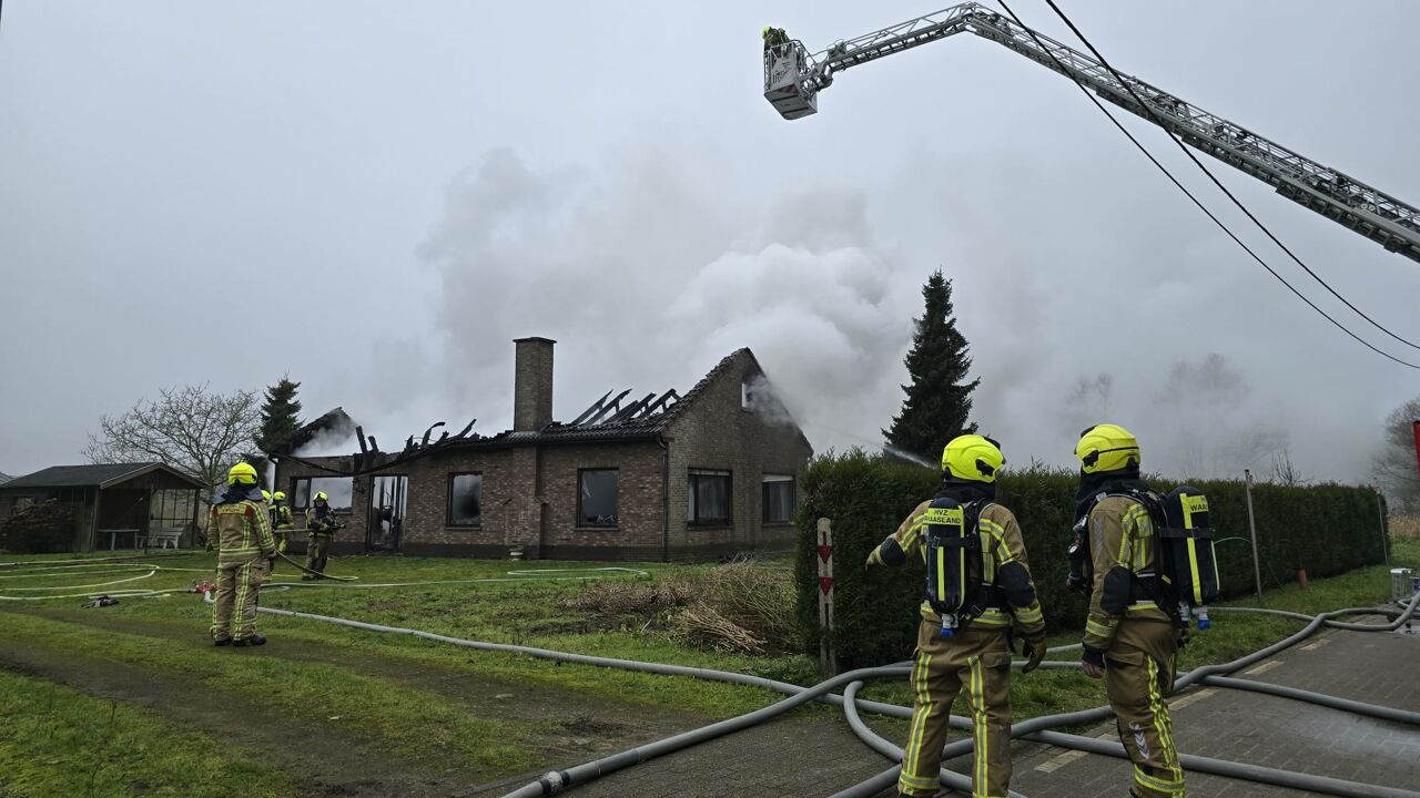 Woning van 88-jarige man in Stekene volledig verwoest na zware brand | VRT NWS: nieuws