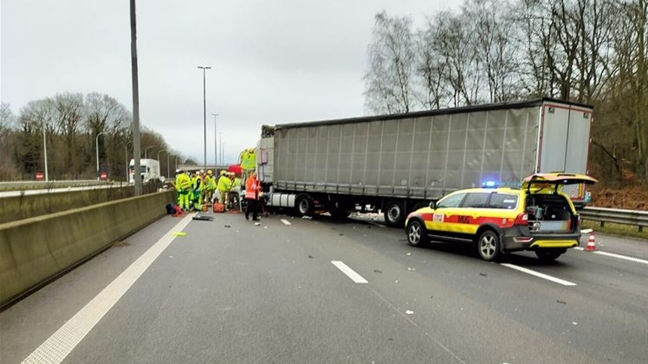Reeks kettingbotsingen op E314: 79-jarige man uit Beringen om het leven gekomen | VRT NWS: nieuws