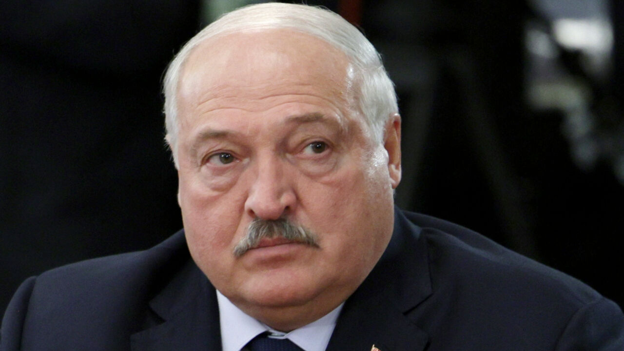Verkiezingen die er geen waren: Aleksandr Loekasjenko blijft ook na ...