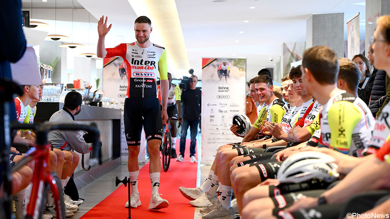 Van Aert in je ploeg? En welke witte merel? Sporza-wielermannen lossen ...