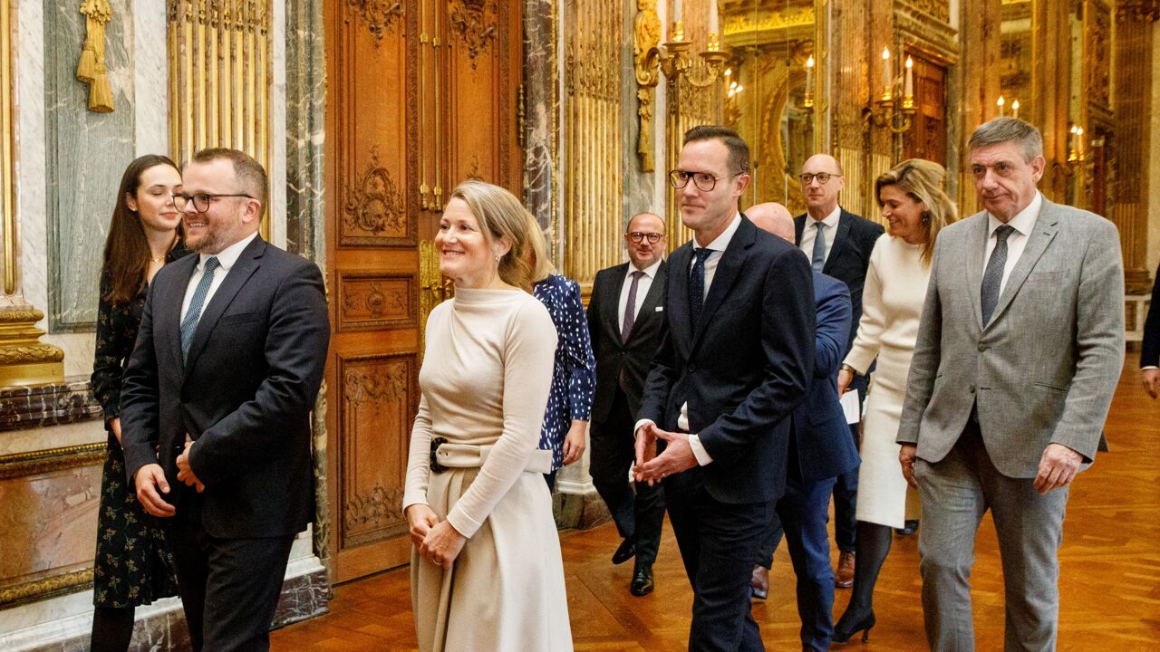 Maar 4 vrouwen in regering-De Wever: "Gebrek aan vertegenwoordiging ...