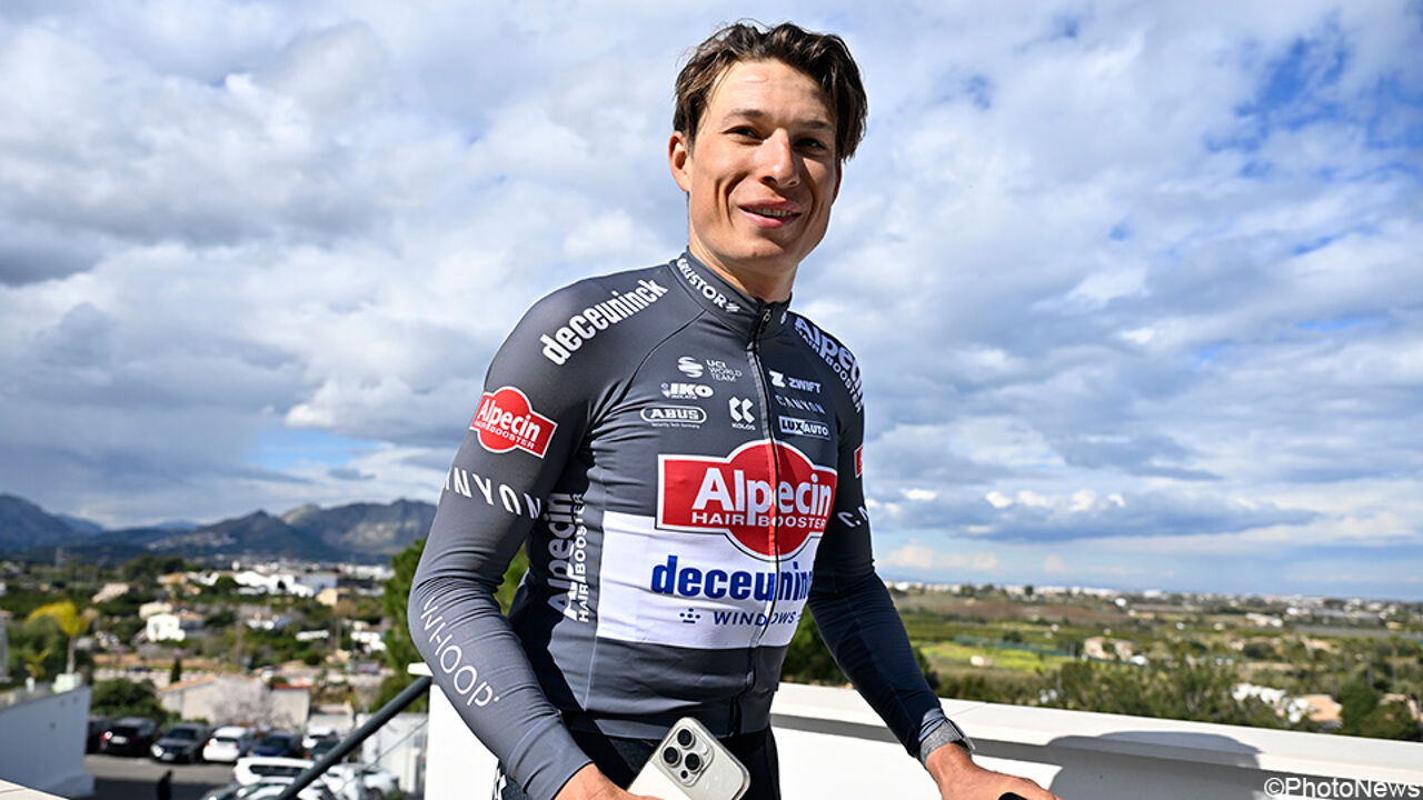 Jasper Philipsen: "Ik heb een stap gezet, maar ik weet nog niet in ...