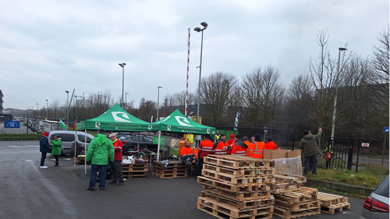 Ook sorteercentrum van Bpost in Brussel geblokkeerd door stakende ...