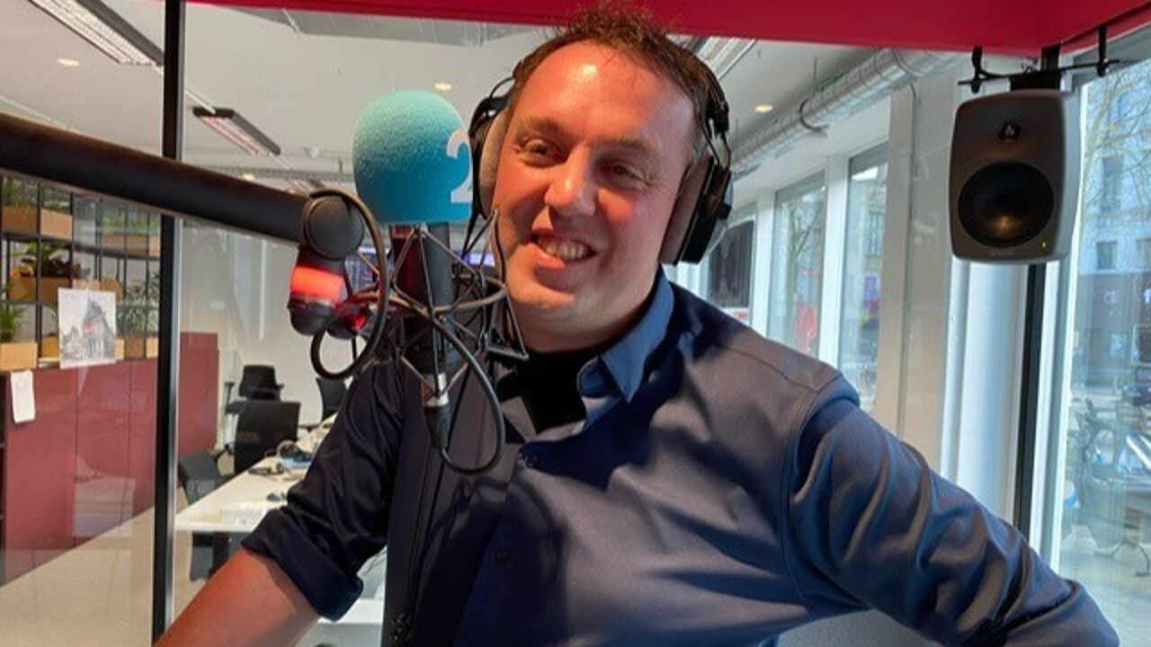 "Primeur voor Peer Stoet": burgemeester Herenthout stapt verkleed mee ...