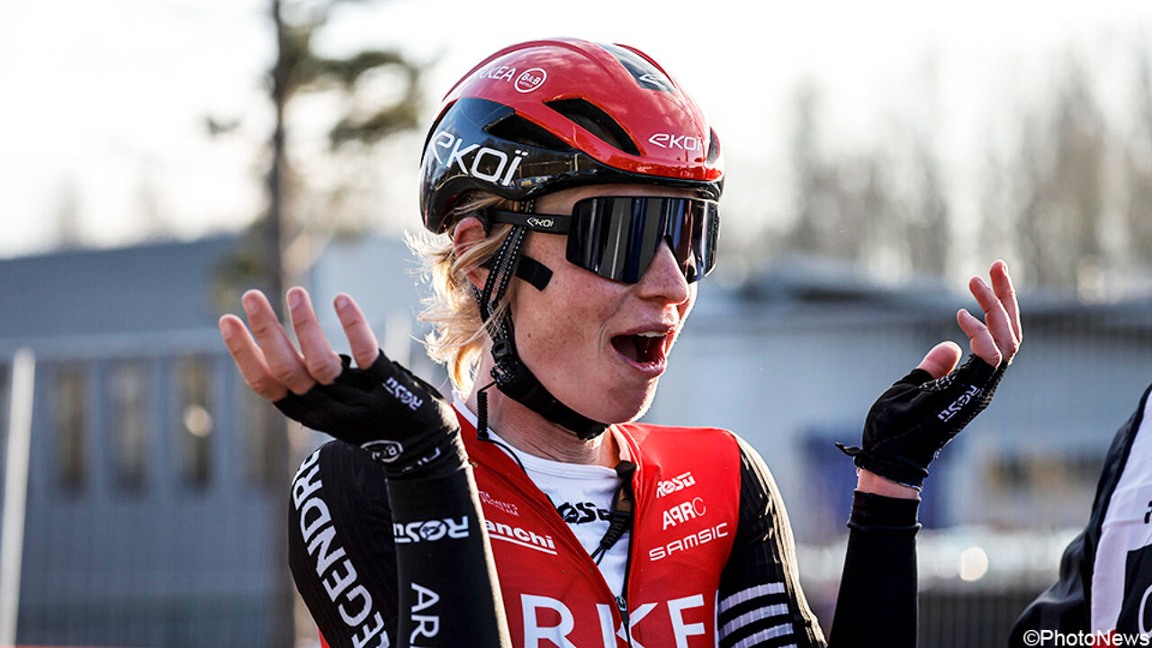 Belgische triomf in de Omloop van de misrekening: Lotte Claes rondt ...