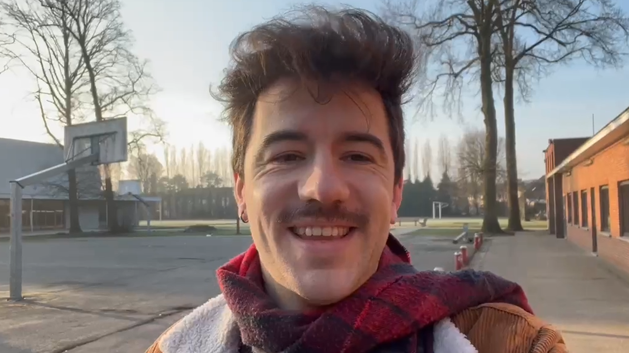 Wouter Radeur van Vlaamse Jeugdraad over betaalde legerdienst voor 18 ...