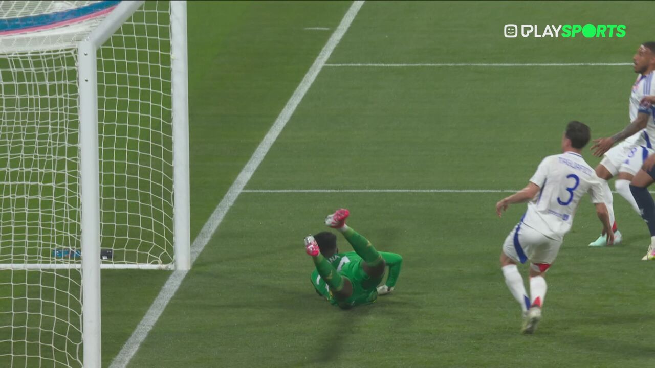 Ultieme extase: Lyon maakt in slotseconde gelijk tegen Manchester ...