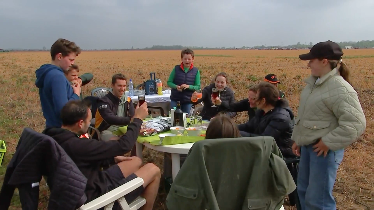 "Je ziet zijn haar, maar hij heeft geen gelaat meer": Marijn Trio kijkt ...