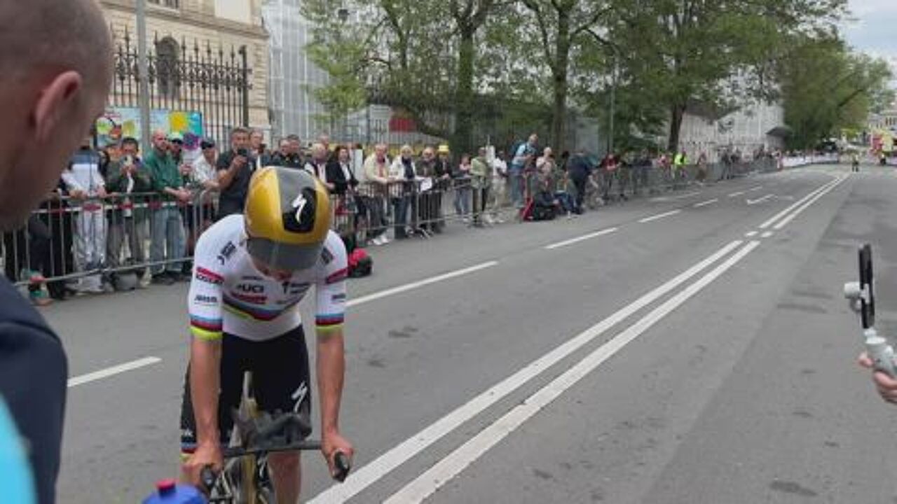 Na de vraagtekens nu het uitroepteken: Remco Evenepoel sluit Romandië ...