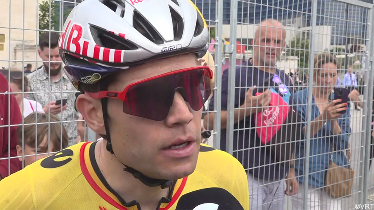 Wout van Aert zit met vraagtekens en grijnst: "Mijn baas wil dat ik een rugnummer opspeld" | sporza