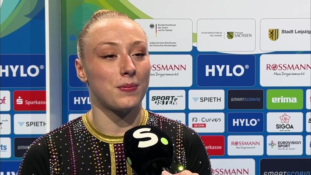 Nina Derwael (brug en balk), Lisa Vaelen (sprong) en Jade Vansteenkiste ...