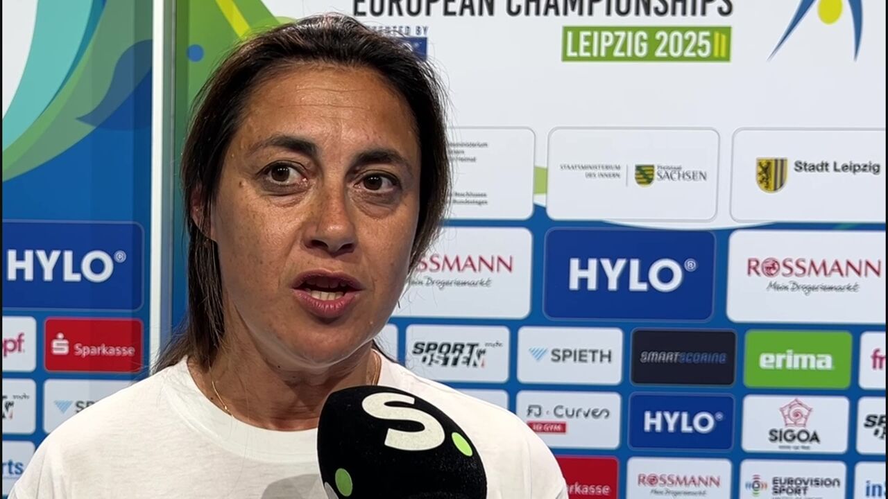 Nina Derwael (brug en balk), Lisa Vaelen (sprong) en Jade Vansteenkiste ...