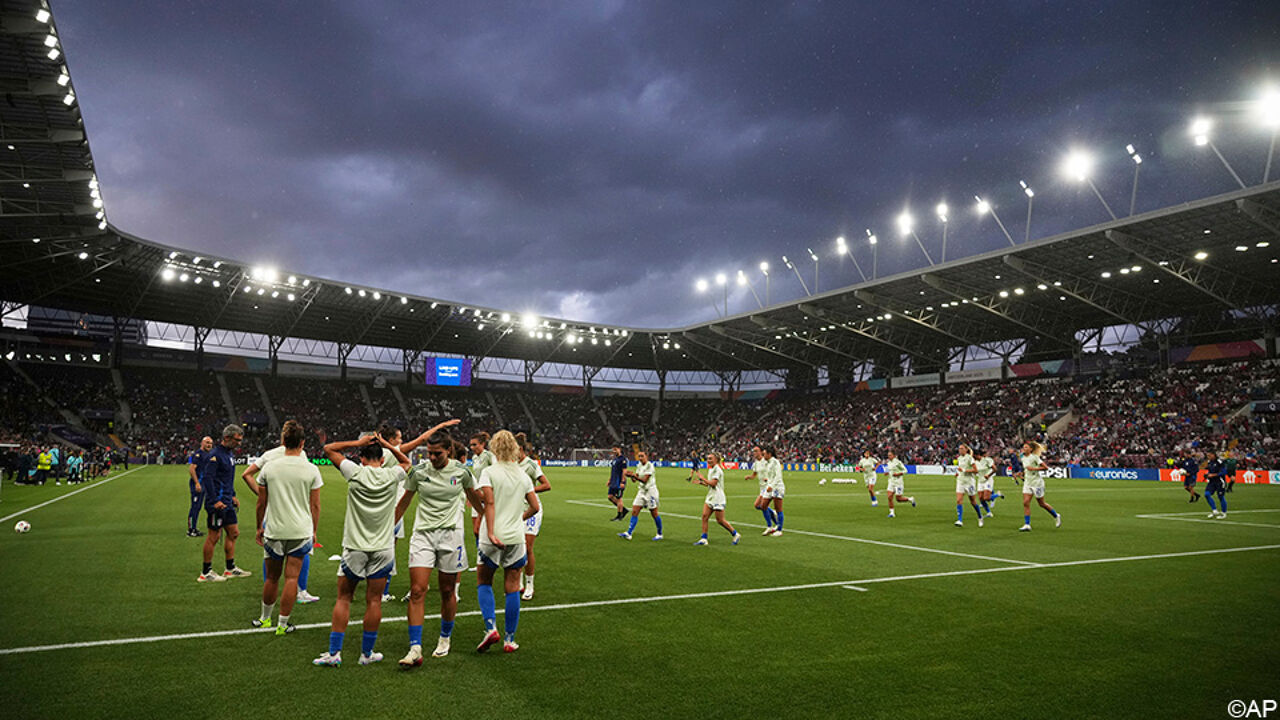 Tess Elst geeft voorzet voor de EK-pronostiek door 5 uitslagen te ...
