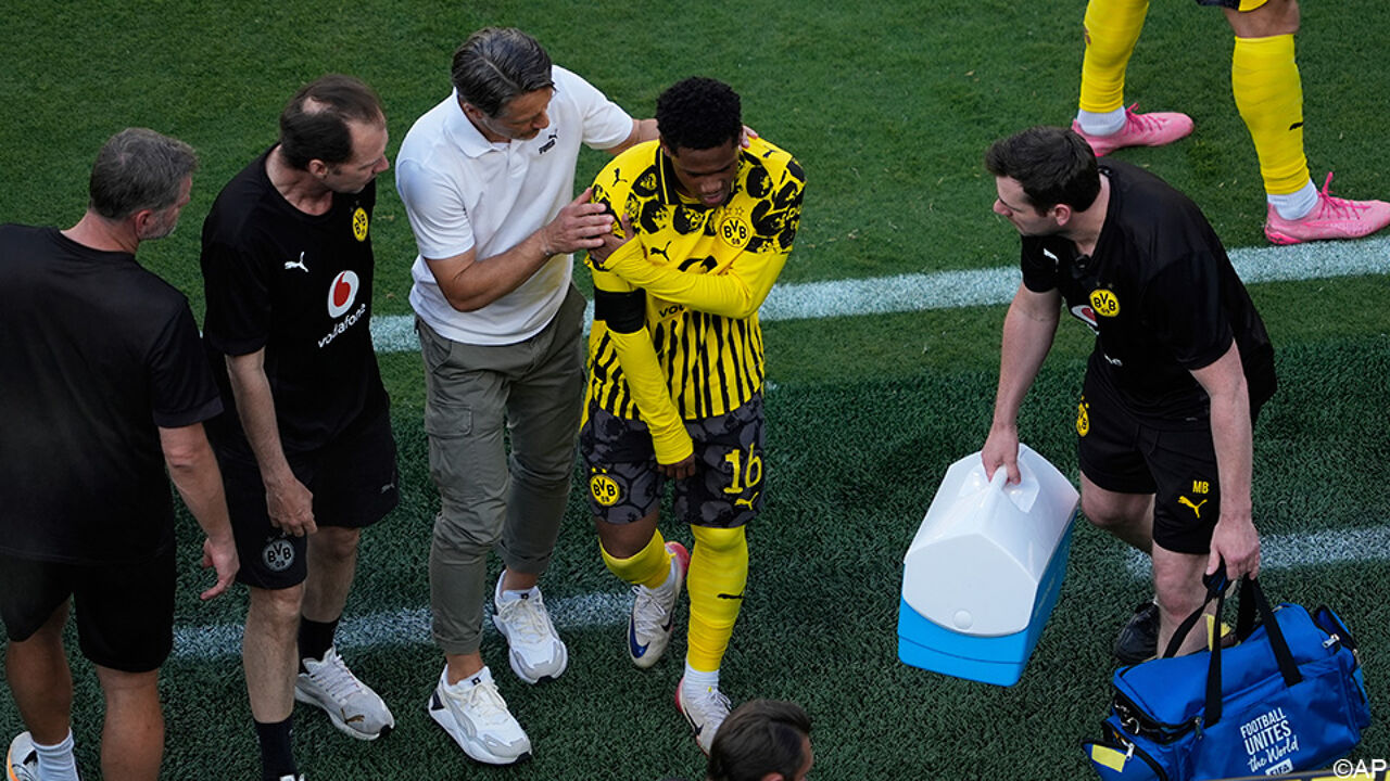 Alweer pech voor Julien Duranville: jonge Belg moet onder het mes voor ...