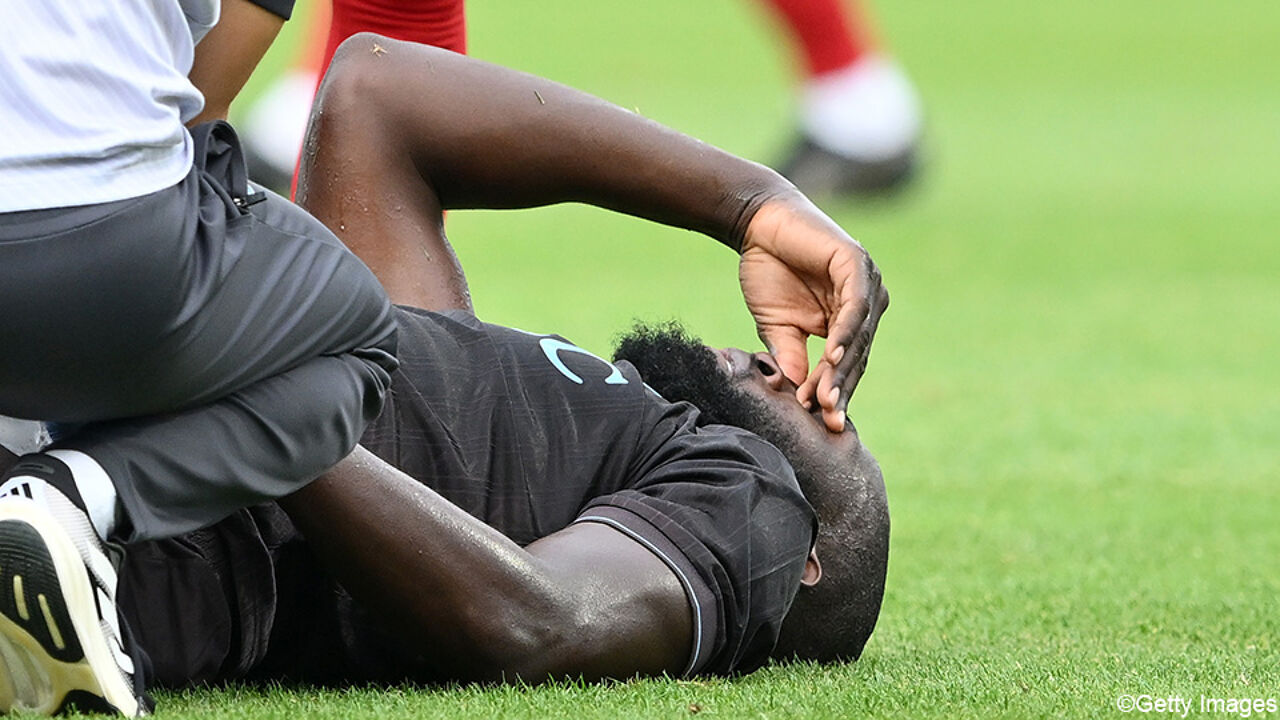 Tot december aan de kant? Romelu Lukaku moet worden geopereerd aan zijn ...
