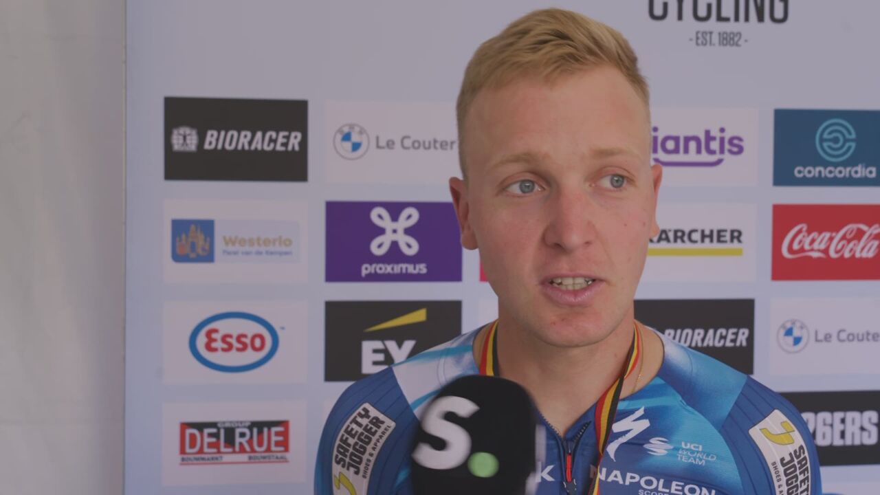 Niels Vandeputte verrast vermoeide Tim Merlier in de sprint en pakt ...
