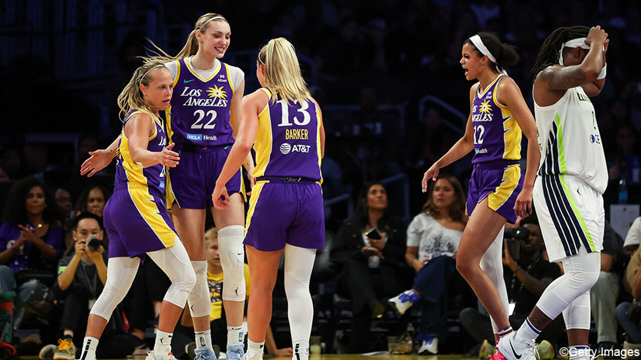 Julie Allemand zorgt voor WNBA-primeur en houdt play-offsdroom van haar ...