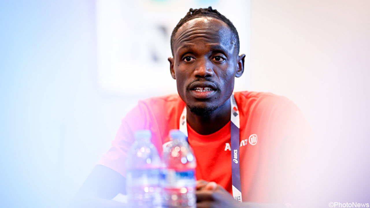 Man in bloedvorm Isaac Kimeli mikt net als op de Olympische Spelen op ...