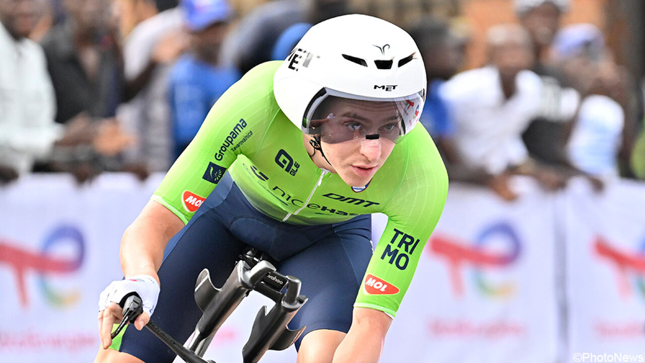 Supersonische Remco Evenepoel vernedert Tadej Pogacar op WK tijdrijden ...