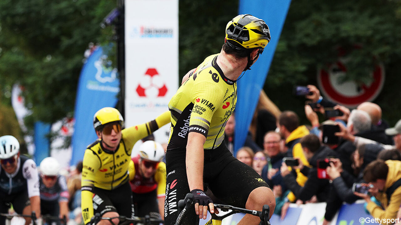 Jarno Widar steekt op eerste aankomst bergop hand uit naar nieuwe ...