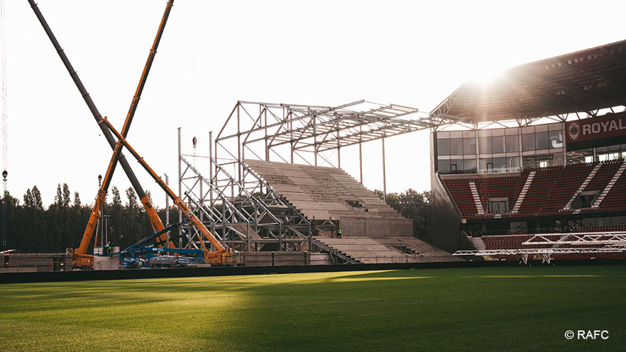 Iconische Tribune 2 herrijst op de Bosuil: bekijk de eerste foto's | sporza
