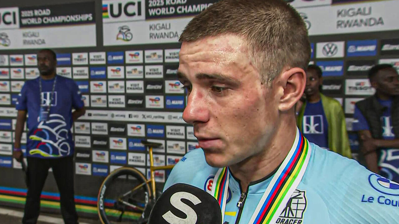 Remco Evenepoel vecht "op karakter" terug: "Het verschil met Tadej is immens groot, maar op de ...
