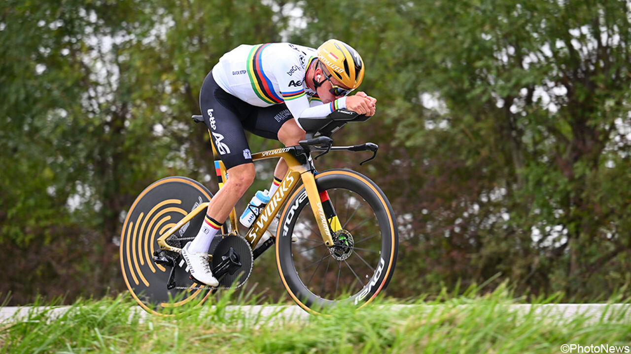 Remco Evenepoel laat geen spaander heel van concurrentie op het EK na ...