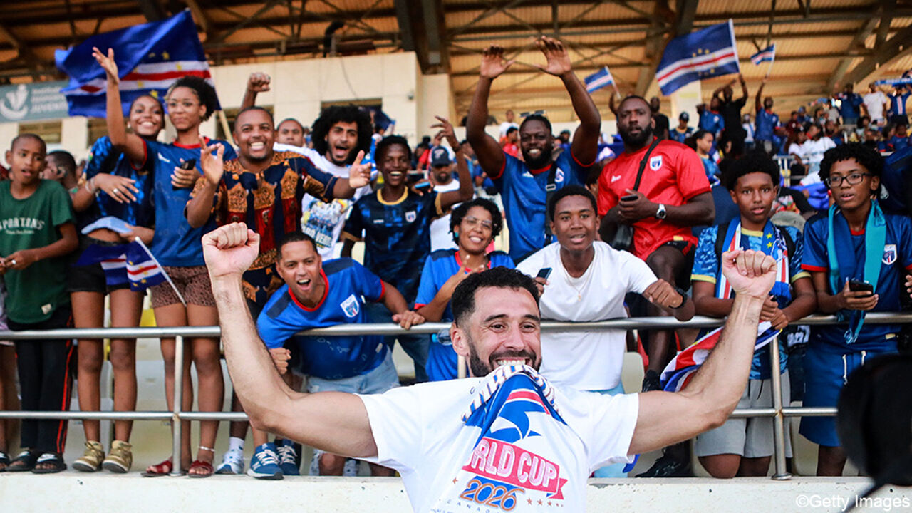 Hugo Broos en Zuid-Afrika plaatsen zich na dolle ontknoping voor WK, en ...