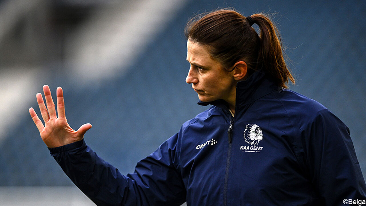 Rode lantaarn KAA Gent neemt afscheid van hoofdcoach Heleen Jaques | sporza