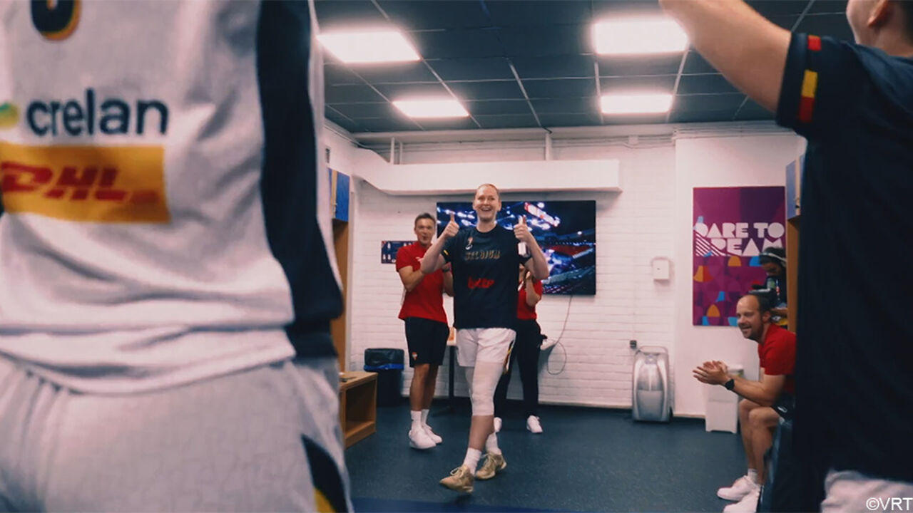 In een taxi rook ze onraad na dat ene berichtje: Julie Vanloo ...