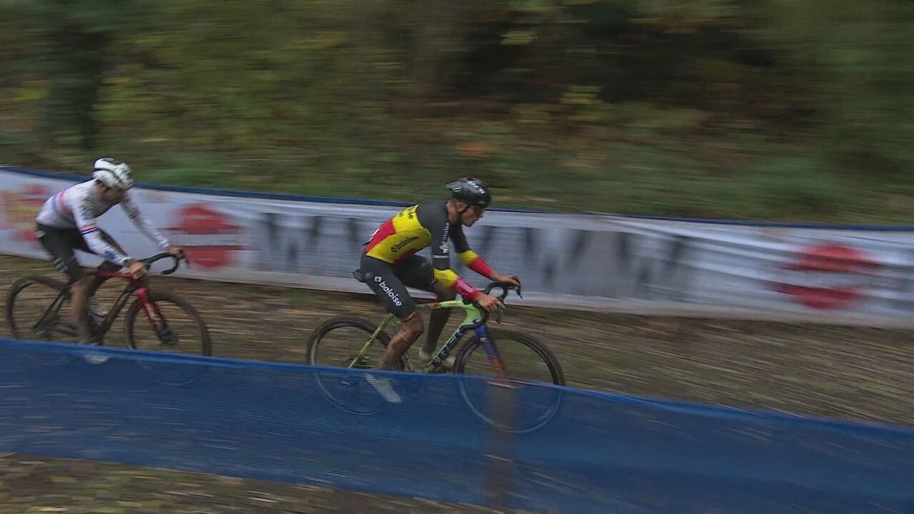 Zijn eerste zege in Belgische kampioenentrui: Thibau Nys wint ...