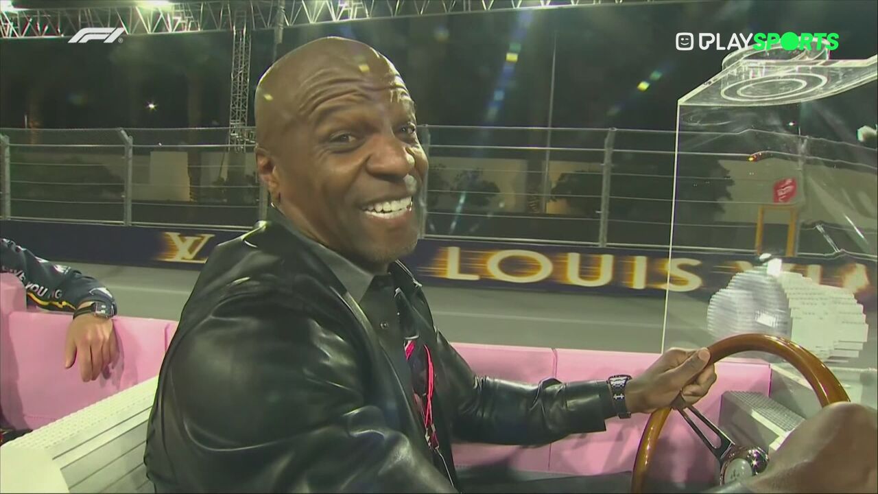 Verstappen en Norris dollen in roze LEGO-wagen met acteur Terry Crews ...