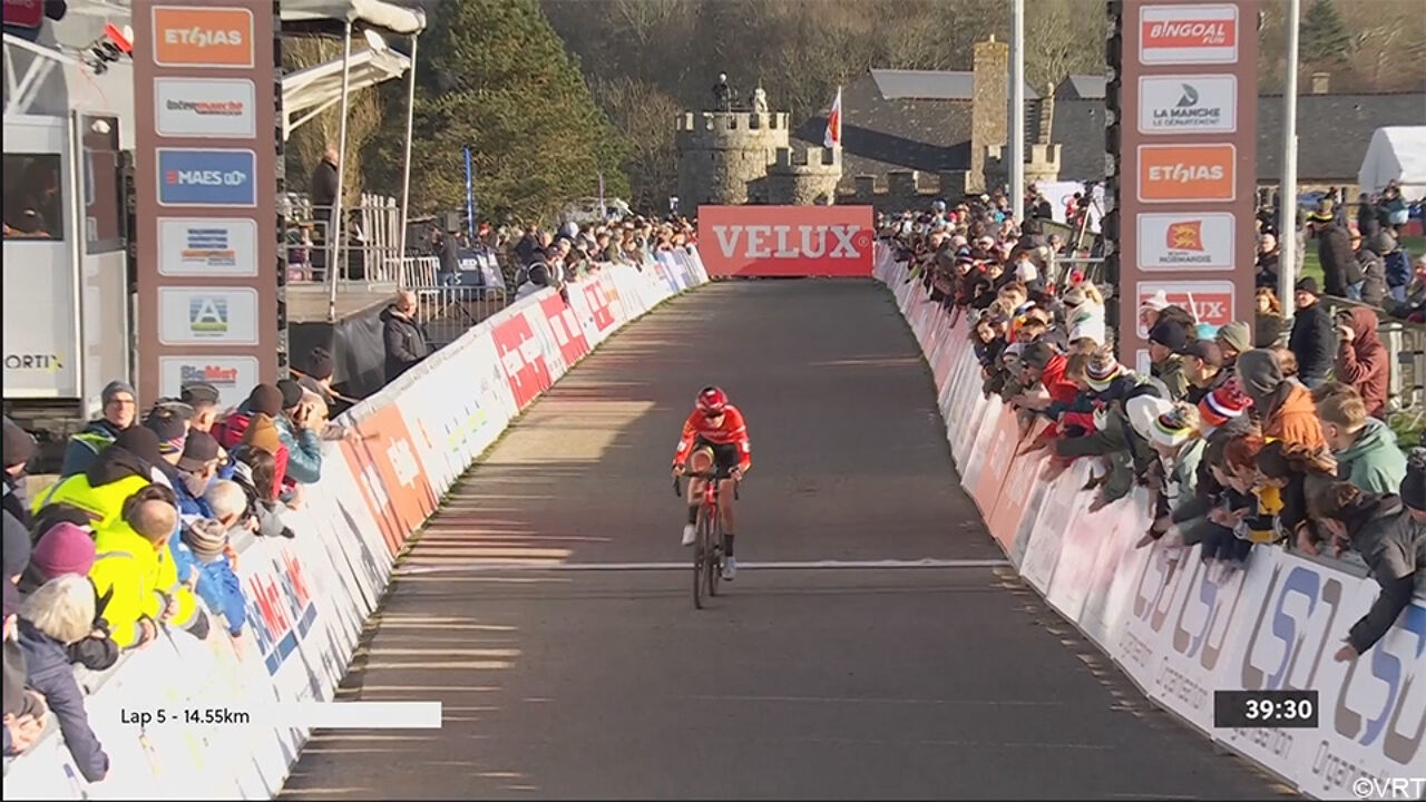 Beresterke Van Alphen grijpt gouden kans in Flamanville, Alvarado viert ...