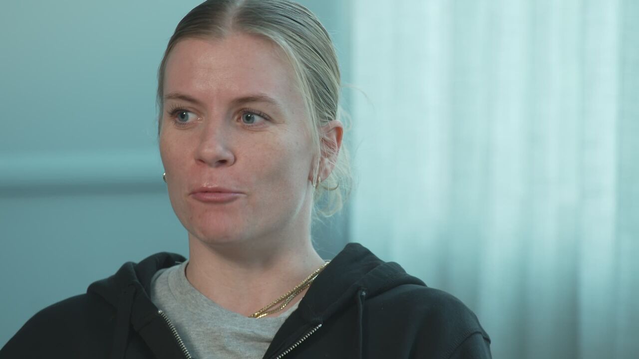 In een taxi rook ze onraad na dat ene berichtje: Julie Vanloo ...