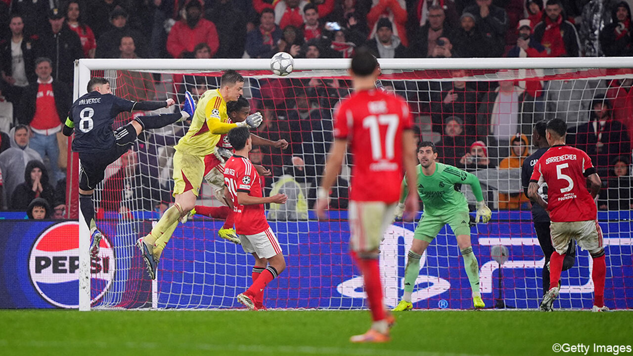 Het mirakel van Lissabon: doelman Troebin kopt Benfica tegen Real ...