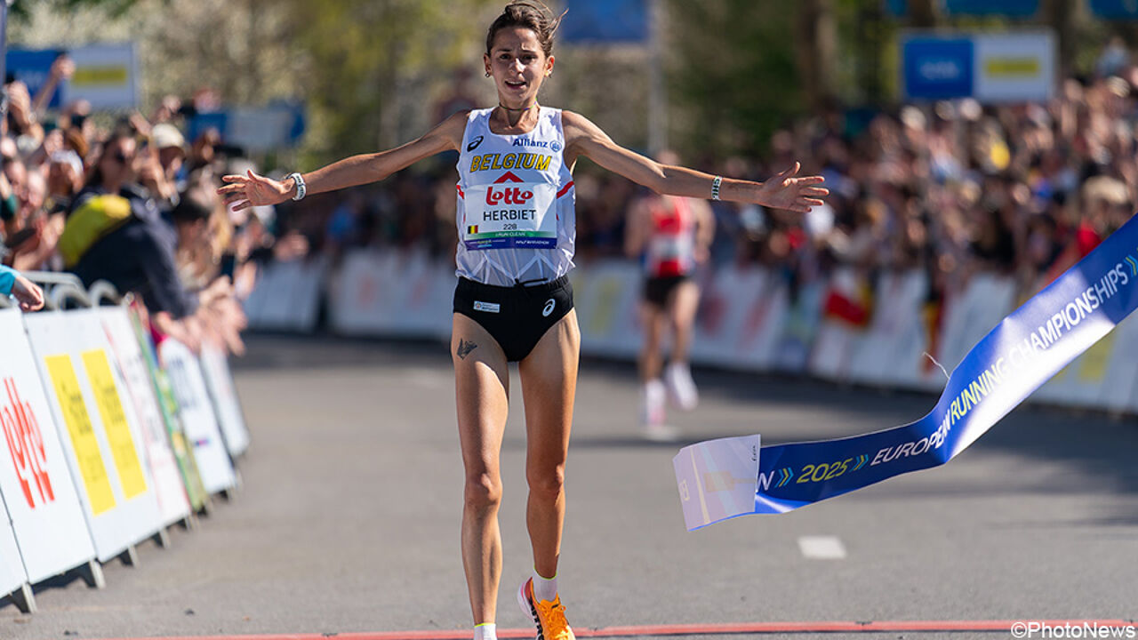 Wat een binnenkomer: Femke Bol loopt bij debuut op 800 meter meteen 25 ...