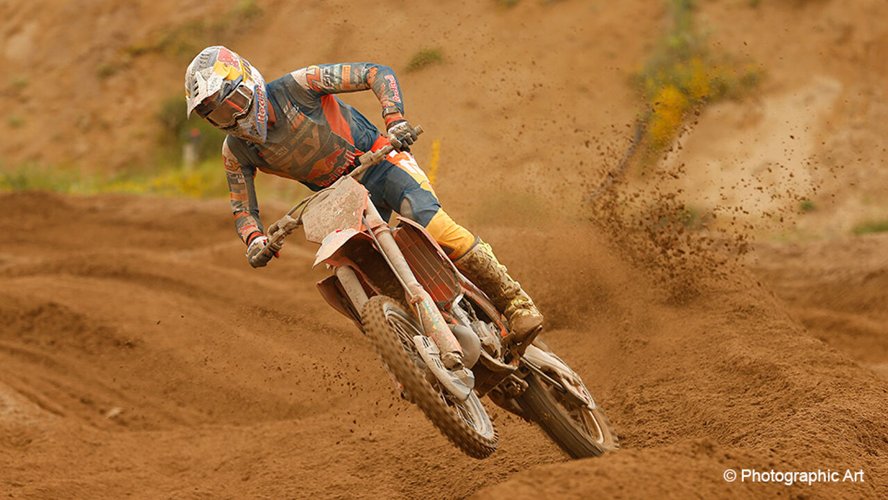 Lucas Coenen wint de GP van Sardinië na thriller tegen Herlings: "Ik ...