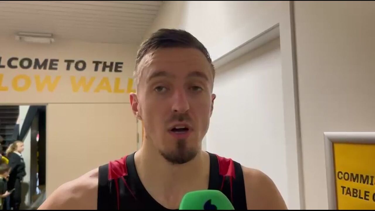 Defensief sterk Oostende stopt Antwerp Giants af en hangt de bordjes ...