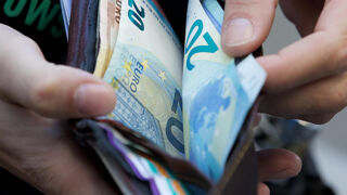 Spaarrekening, vastgoed, aandelen of goud? Zo kan je je geld het beste ...