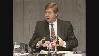 Oud-minister Leo Delcroix overleden, vooral bekend van het opschorten ...